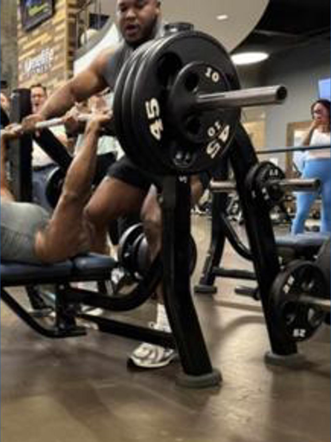 71-year-old sets World Record for bench press achievement | 11alive.com