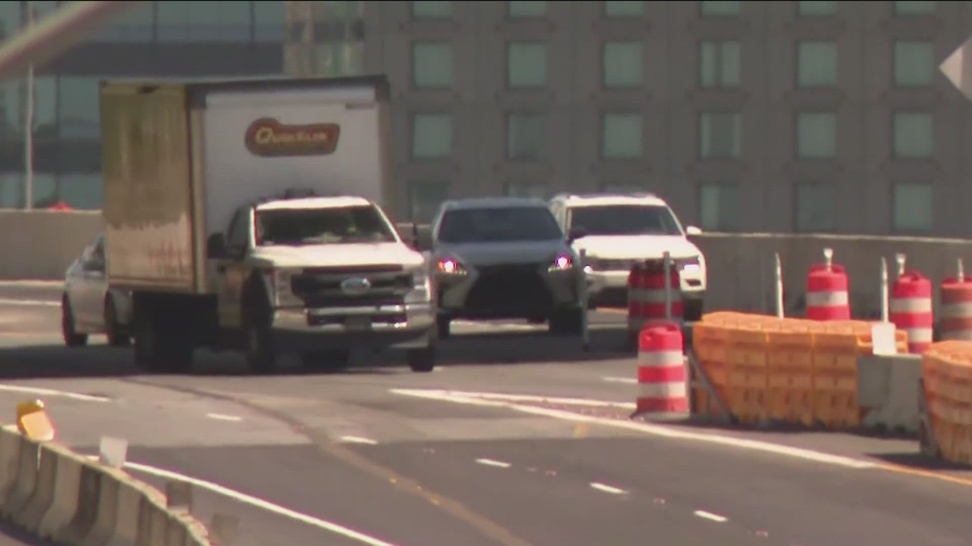 New traffic pattern causing confusion, danger on Georgia 400 | 11alive.com