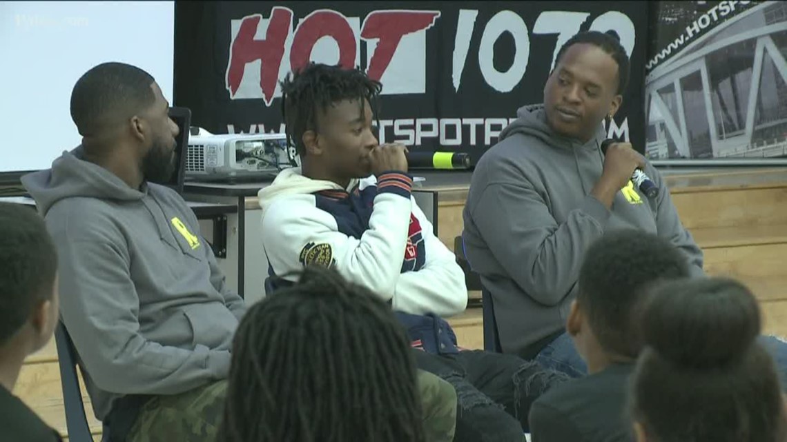 'Reading with a Rapper' comes to College Park Elementary | 11alive.com