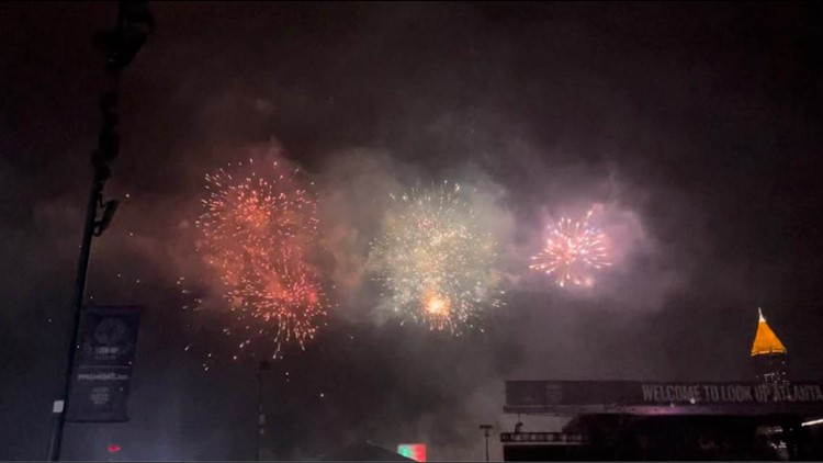Look Up Atlanta fireworks show major success | 11alive.com