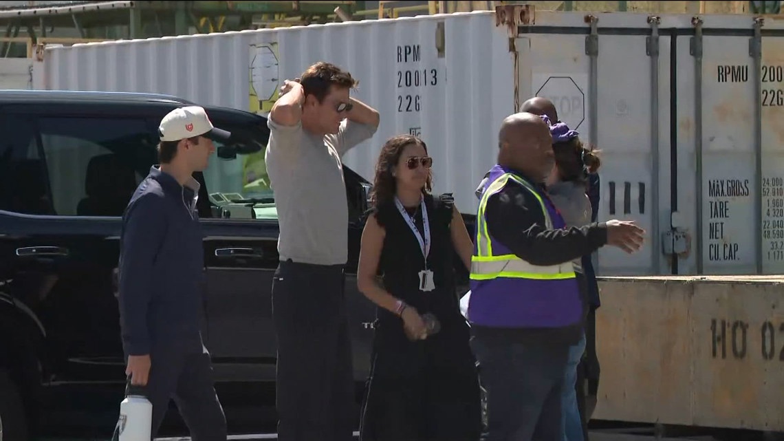 Tom Brady joins Delta jet drag for charity | 11alive.com