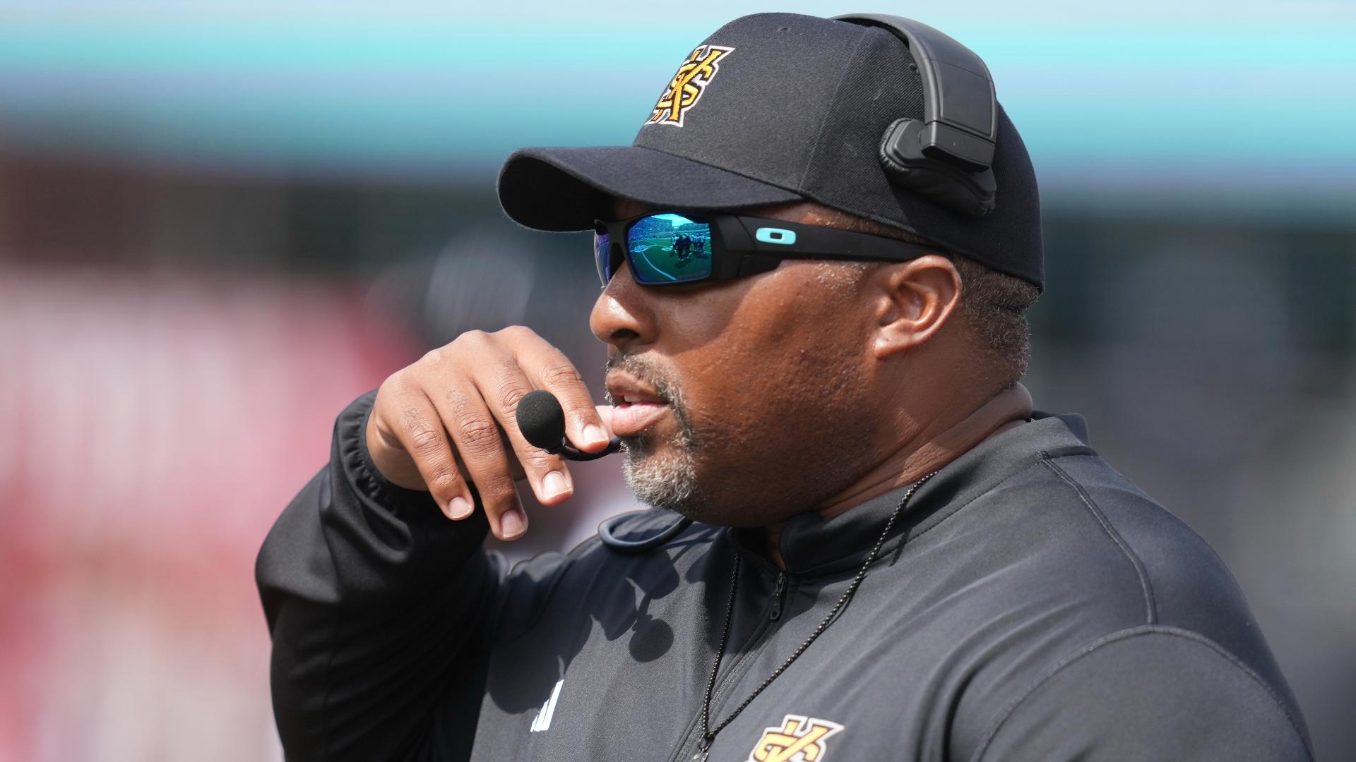 Kennesaw State signs head football coach Jerry Mack to 6-year extension ...