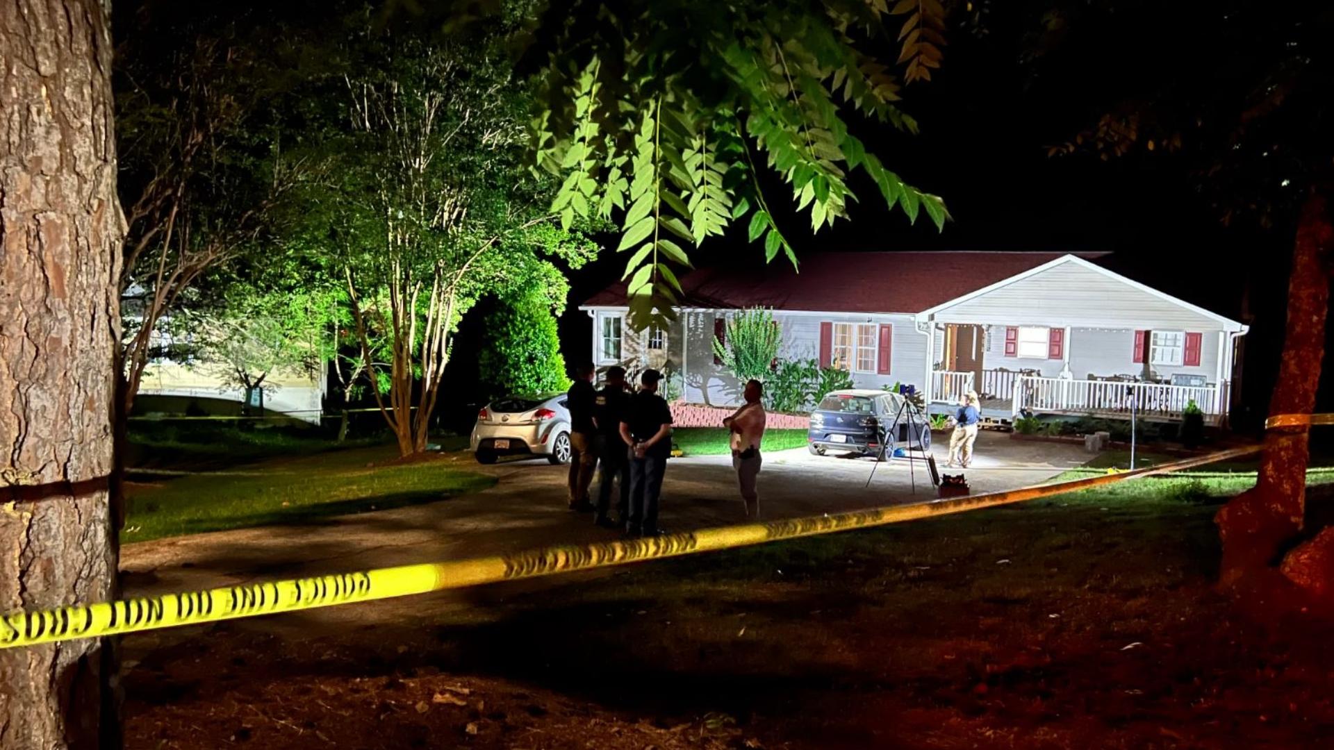 Child dies after being inside hot car for too long at Cobb home ...