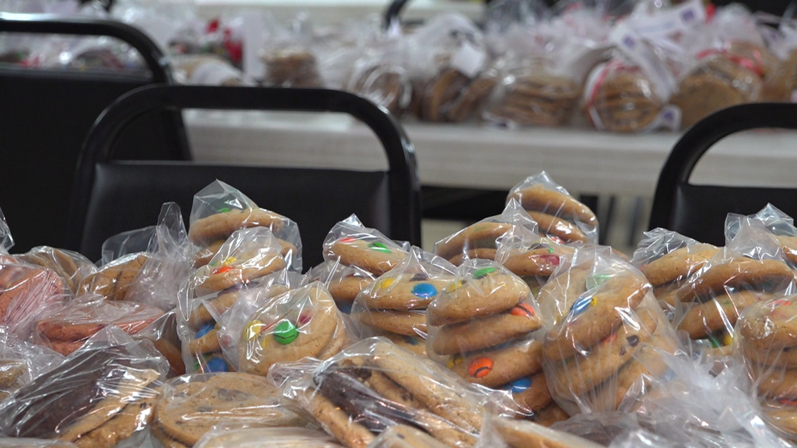 Volunteers send homemade cookies, comfort to soldiers | 11alive.com