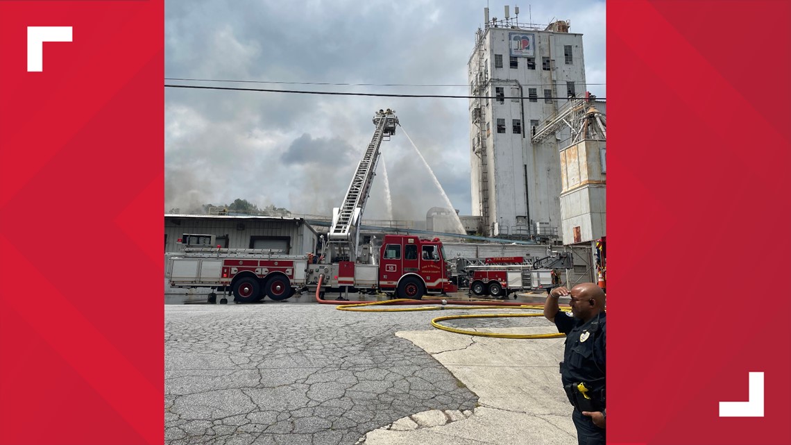 Fire at Manna Pro building in Chamblee | 11alive.com