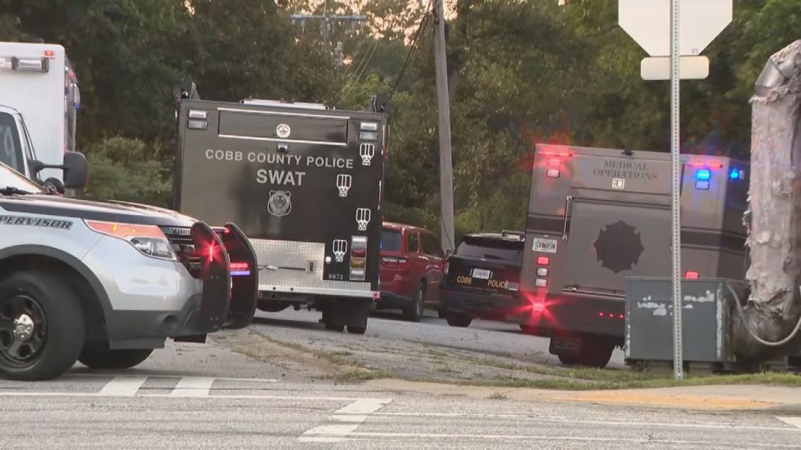 Search warrant execution; Cobb County SWAT scene | 11alive.com