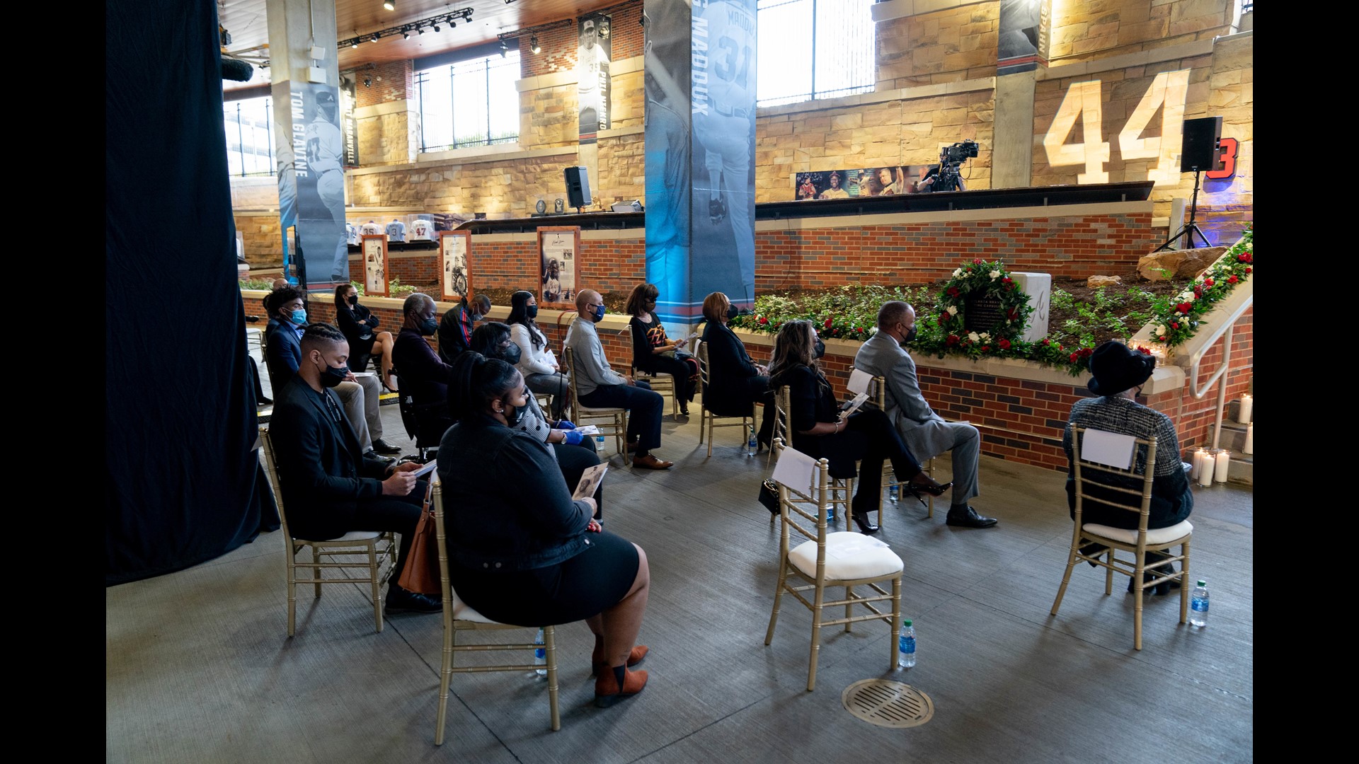 Lawmakers introduce measure to rename I-75 bridge for Hank Aaron ...