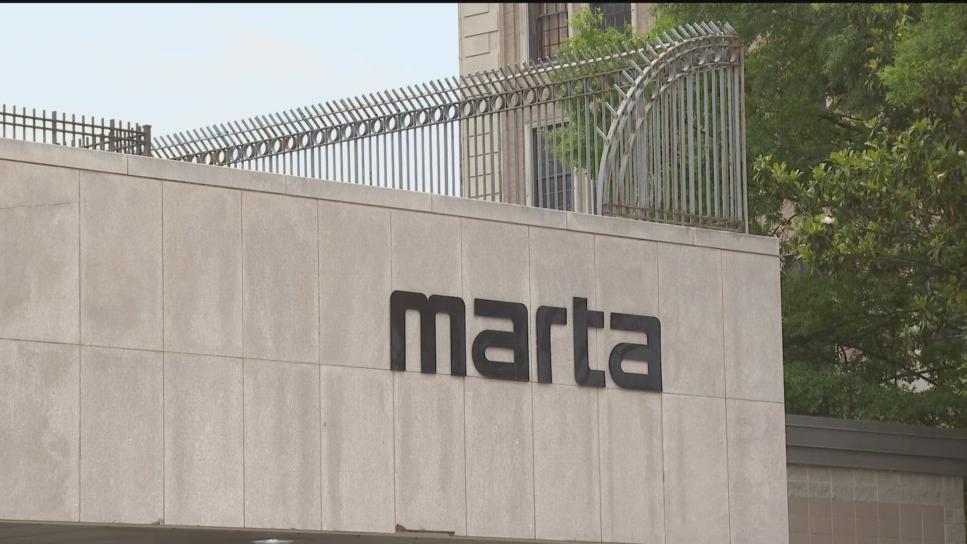 Atlanta crime woman shot at Midtown MARTA station after gunfire erupts ...