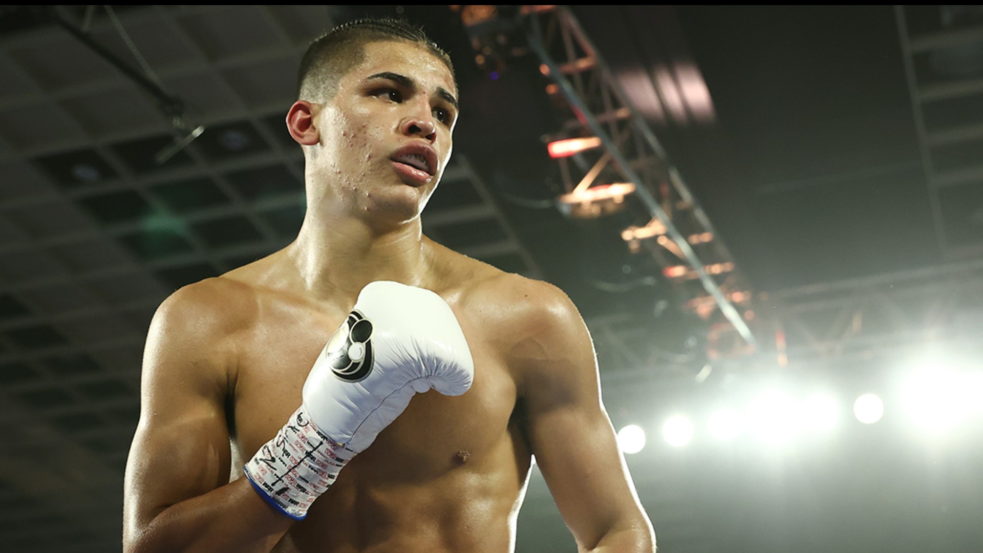 Xander Zayas vs Dan Karpency fight in Atlanta State Farm Arena ...