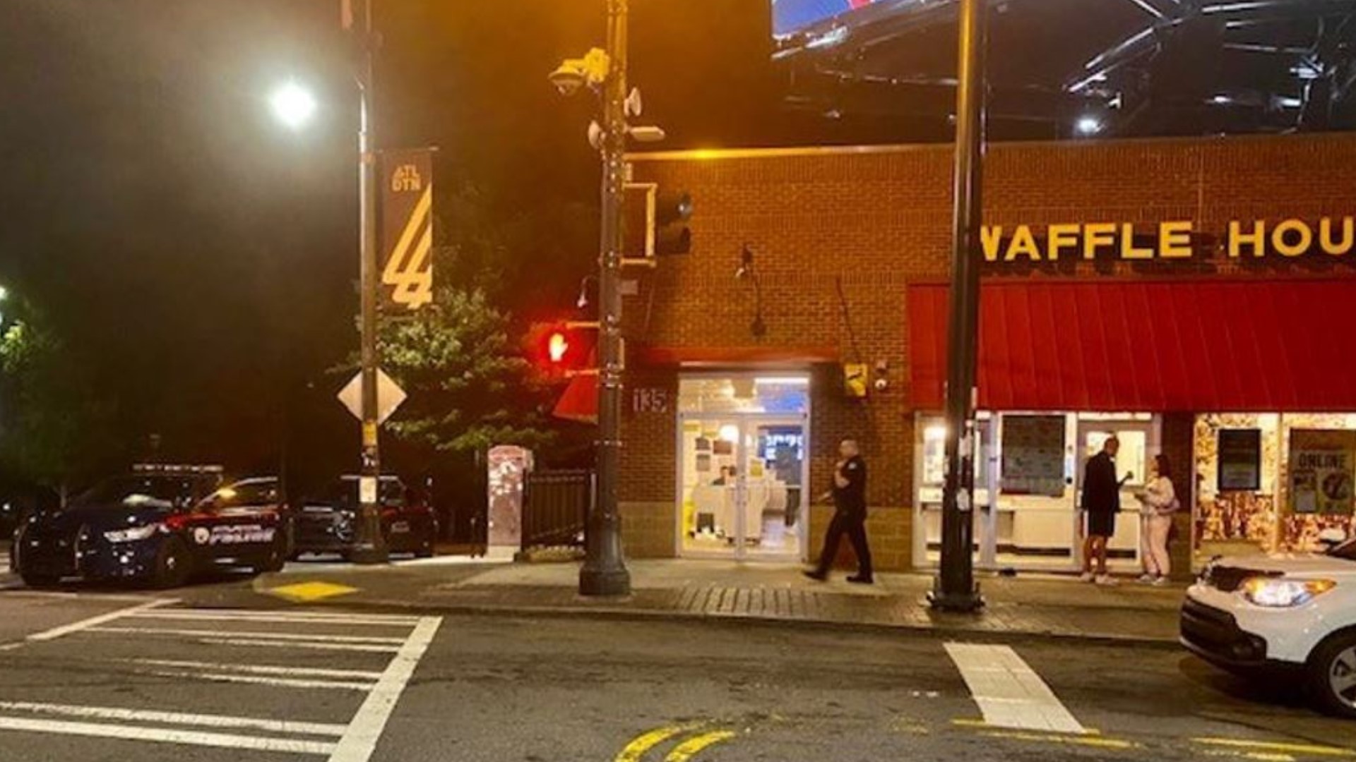 Downtown Atlanta Waffle House fight, stabbing | 11alive.com