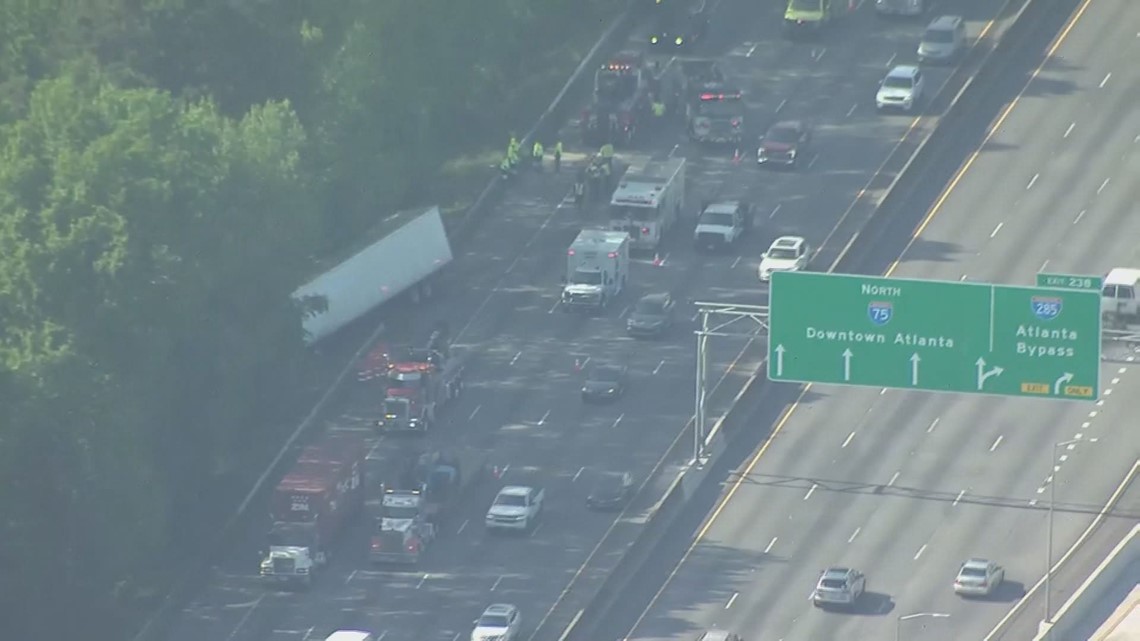 Atlanta traffic: Crash on I-75 south in Forest Park near airport ...