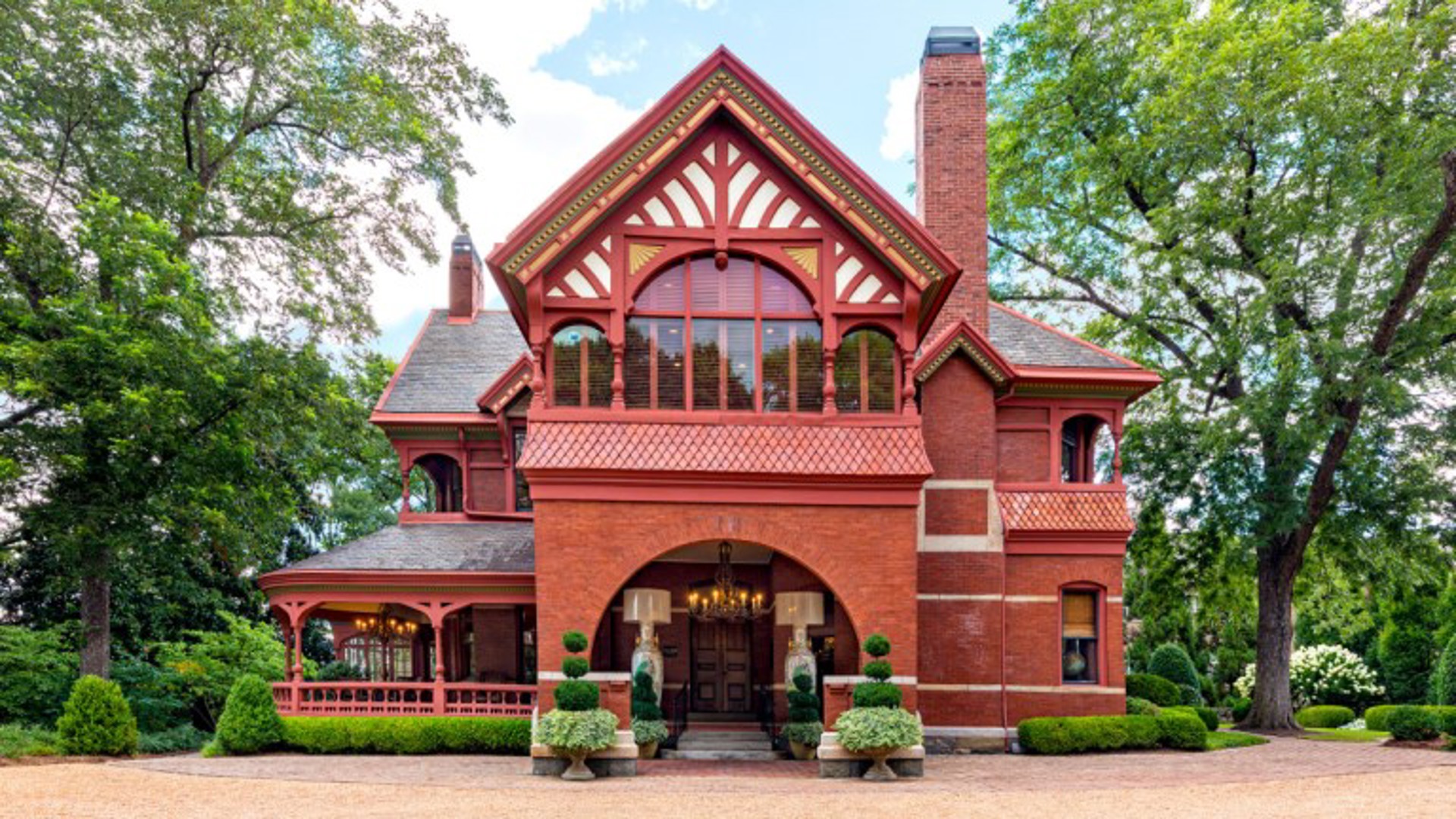 Fulton County leader says Atlanta mayor needs to be in mansion | 11alive.com