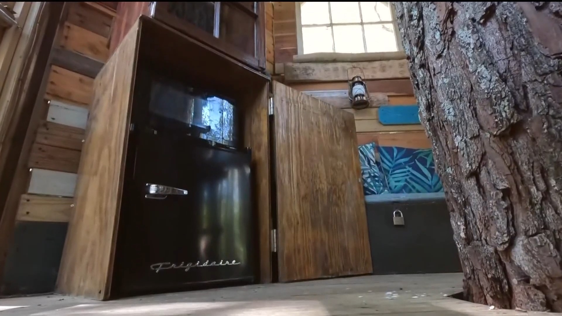 Kennesaw Treasure Hunt Treehouse Airbnb to be demolished | 11alive.com