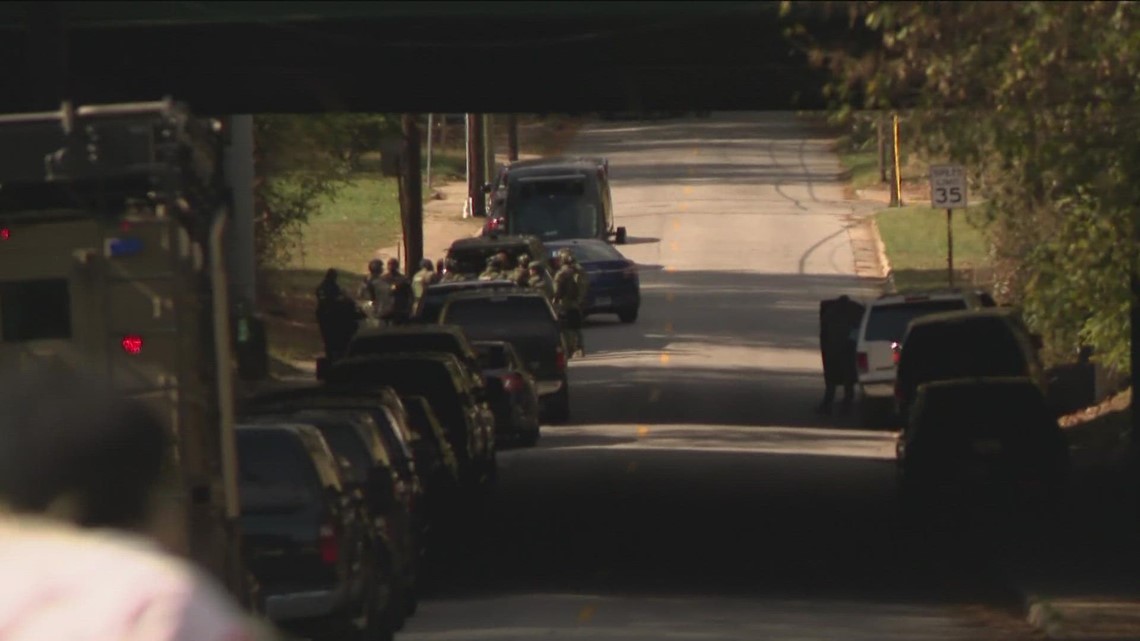 Active scene where possible burglary suspect barricaded inside Atlanta ...