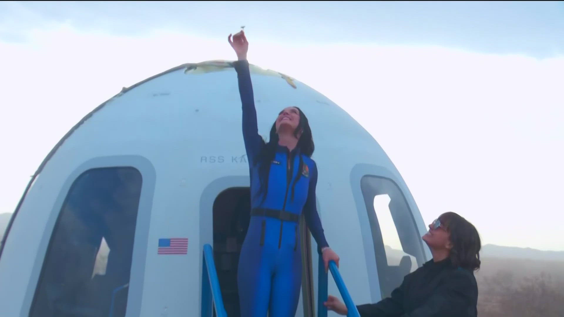 Blue Origin spaceflight: All-female crew returns to earth, exits ...