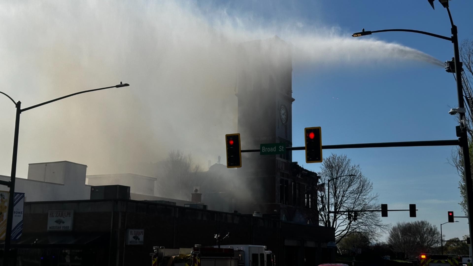 Major fire engulfs historic Floyd County Courthouse in Rome | 11alive.com