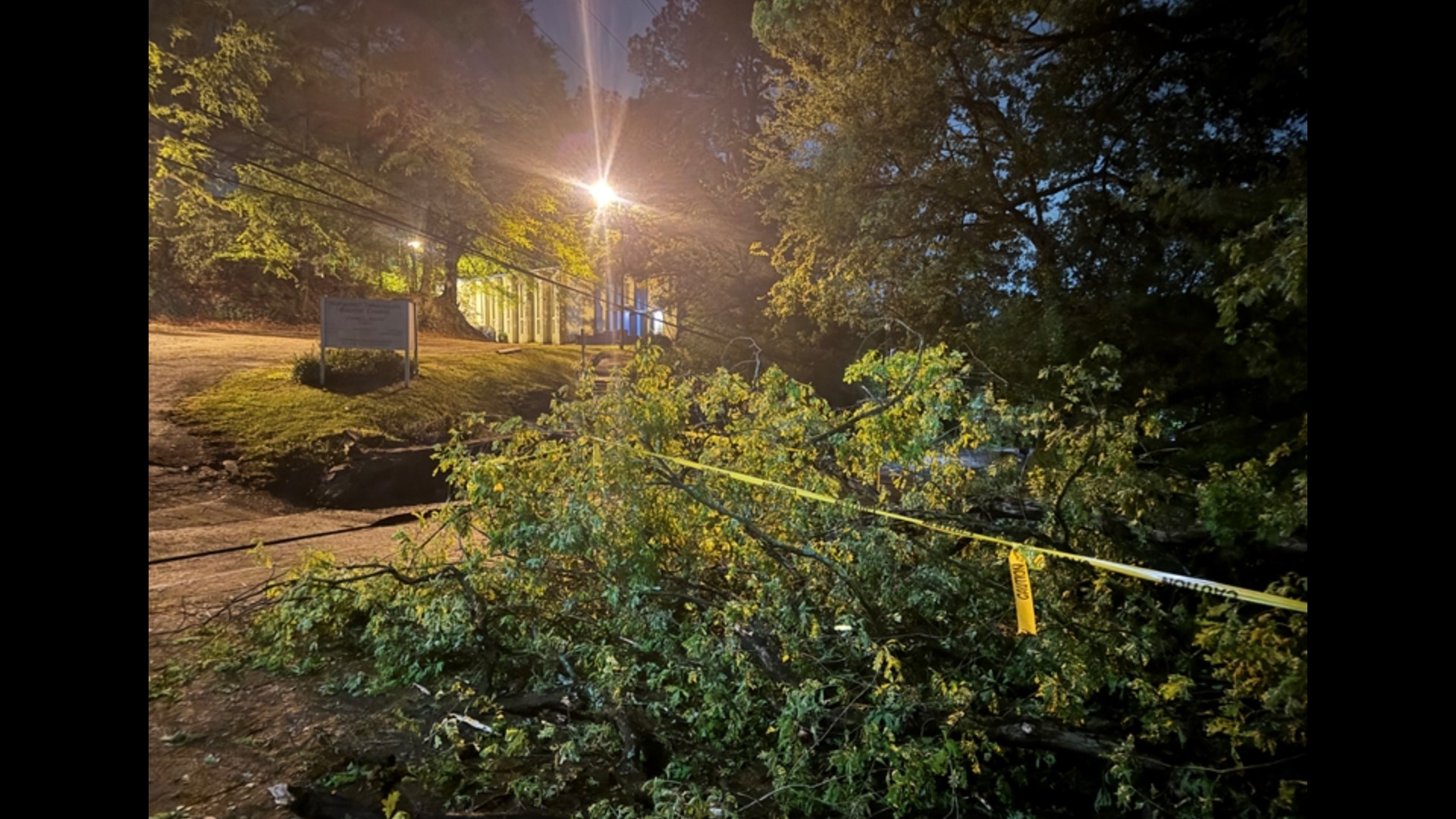 Storm damage, power outages in metro Atlanta April 11 | 11alive.com