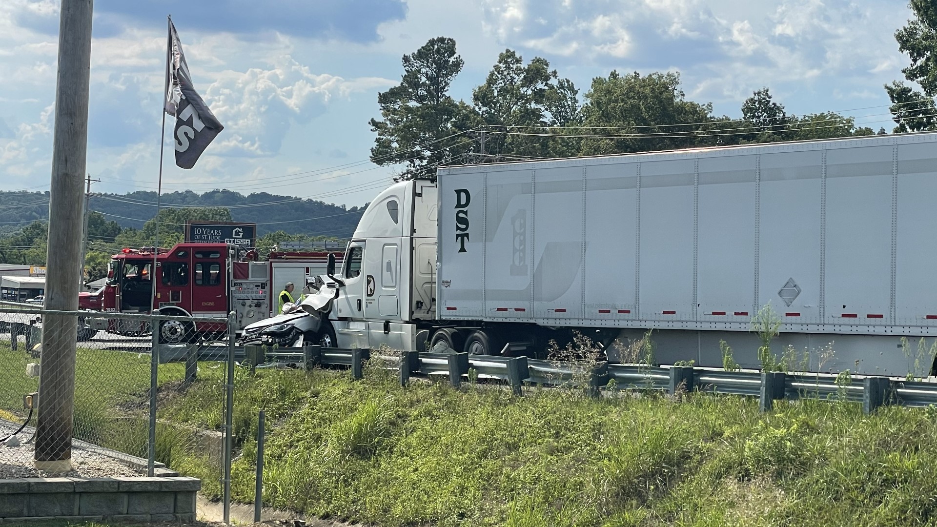 2 dead, 3 kids hurt crash after tractor-trailer in Catoosa County ...