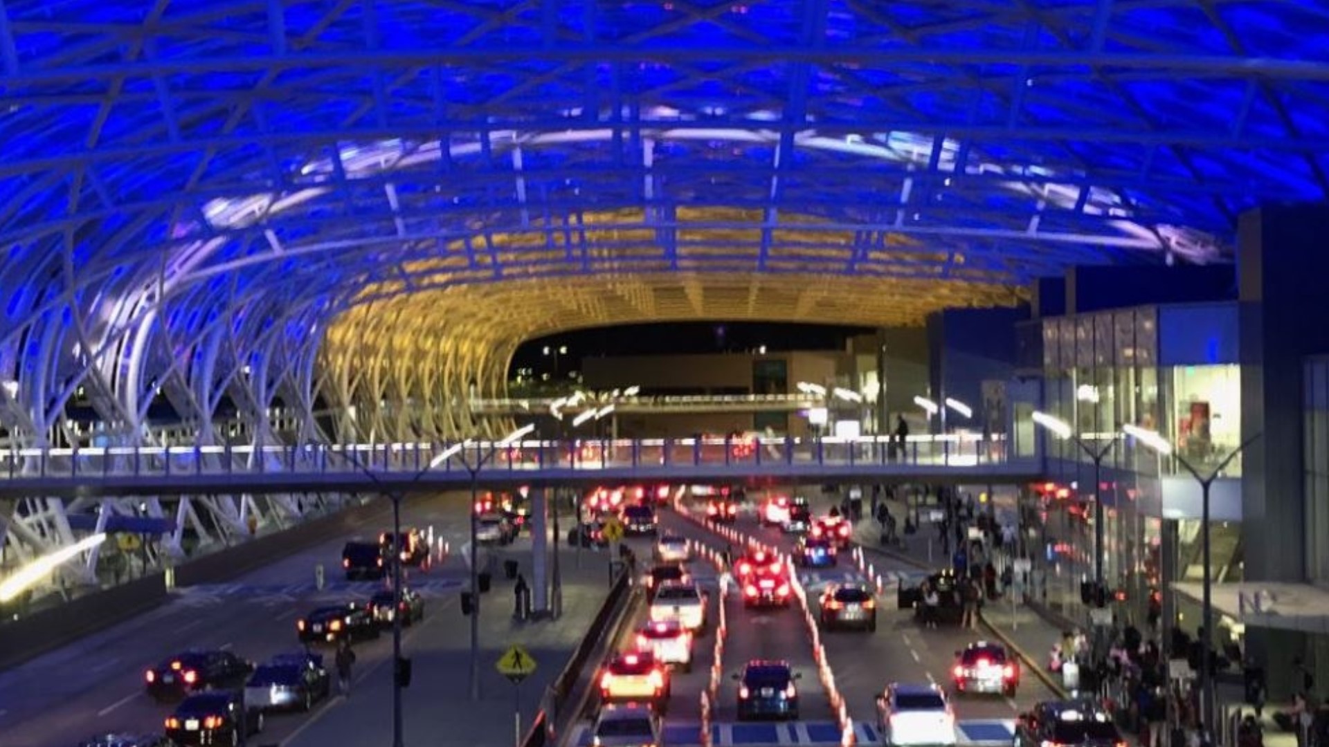 Atlanta lights landmarks blue and yellow for Ukraine | 11alive.com