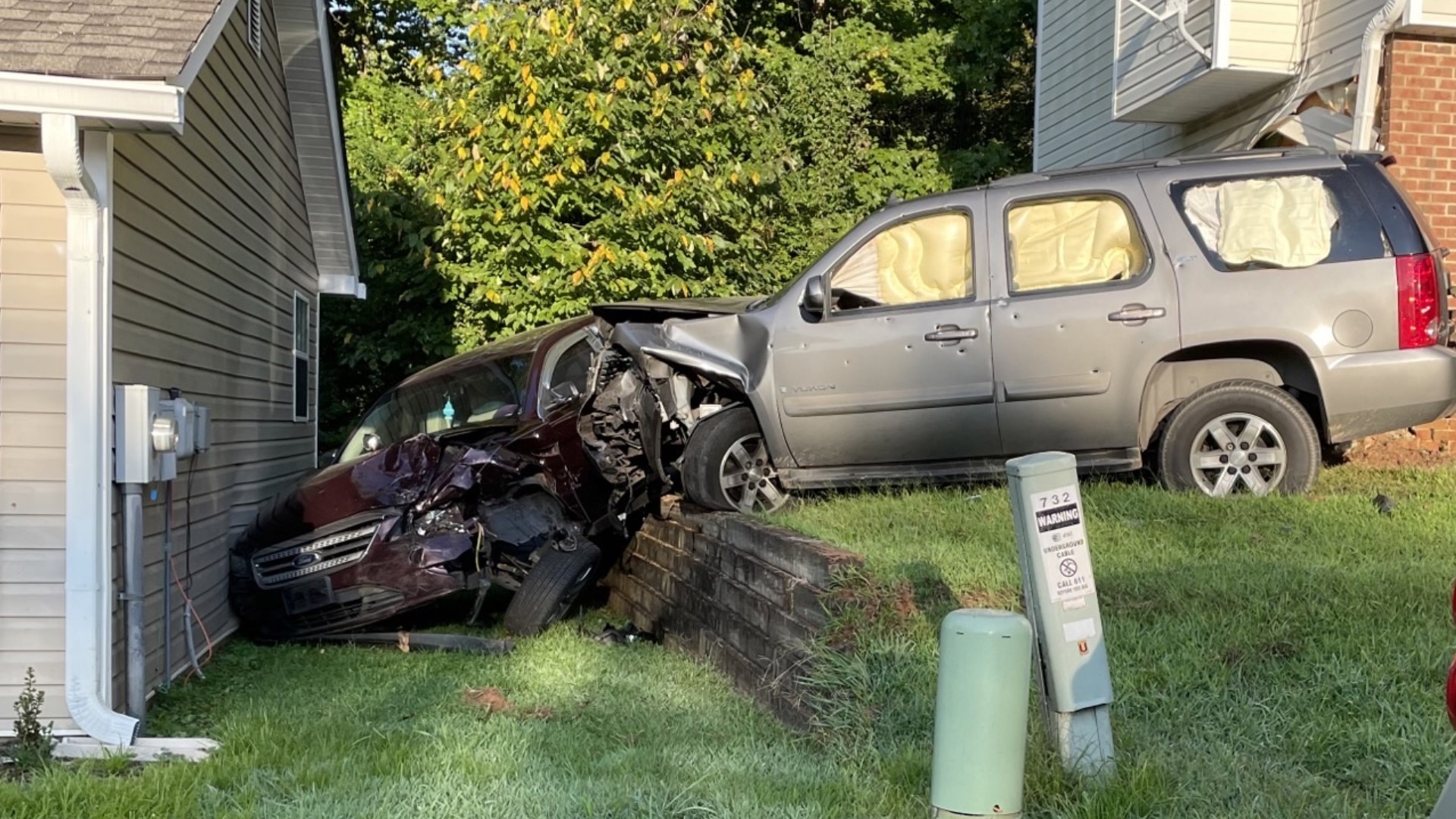 Car crashes into house Ashley Lane, person shot | DeKalb County ...