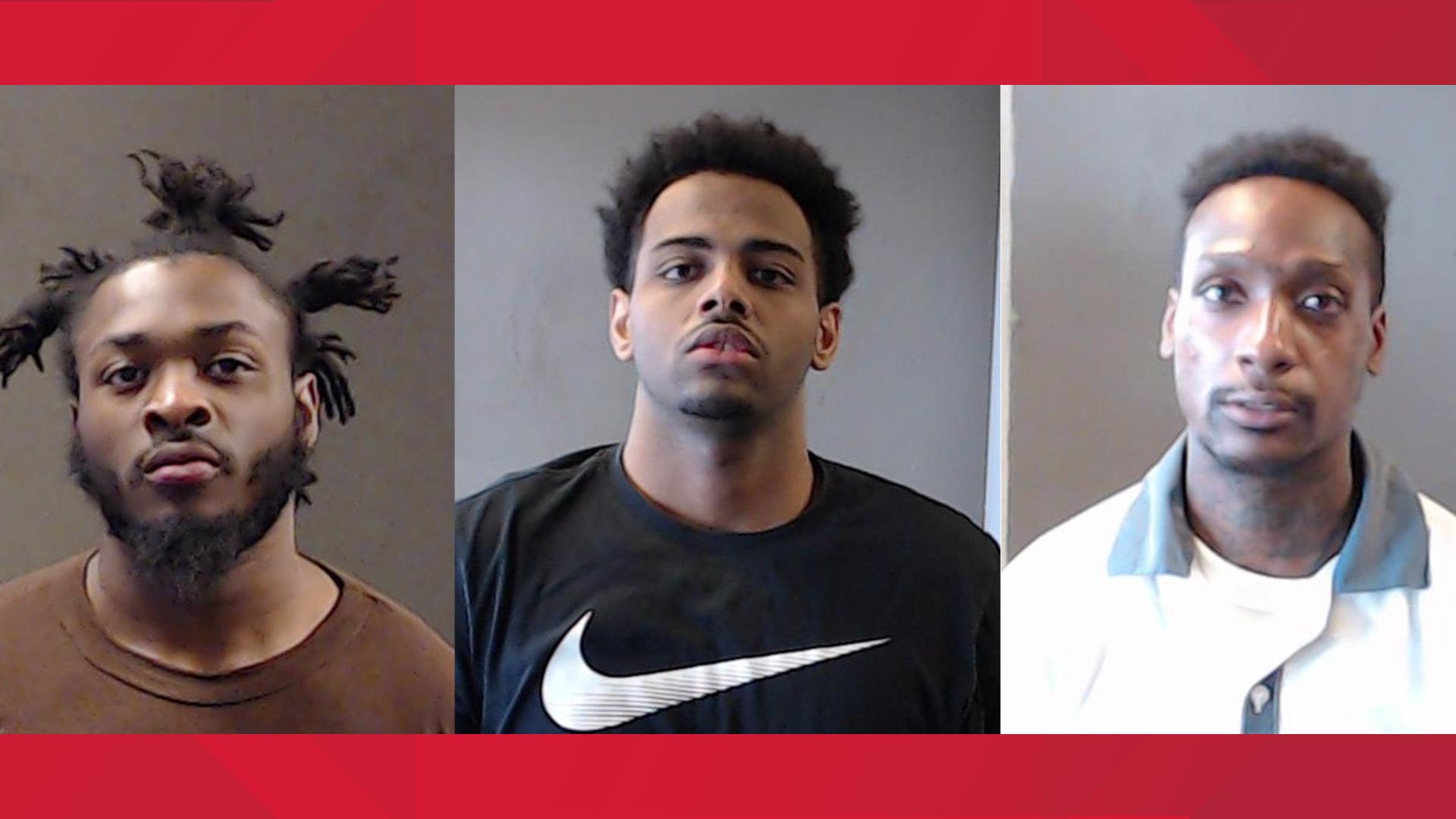 Feds: Escaped inmates wrapped rope around Lyft driver's neck, forced ...