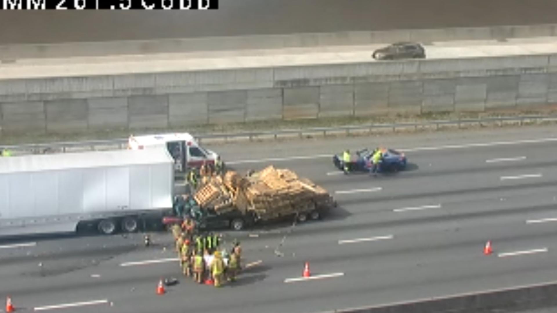 I 75 traffic crash in Marietta at Delk Road all lanes closed | 11alive.com