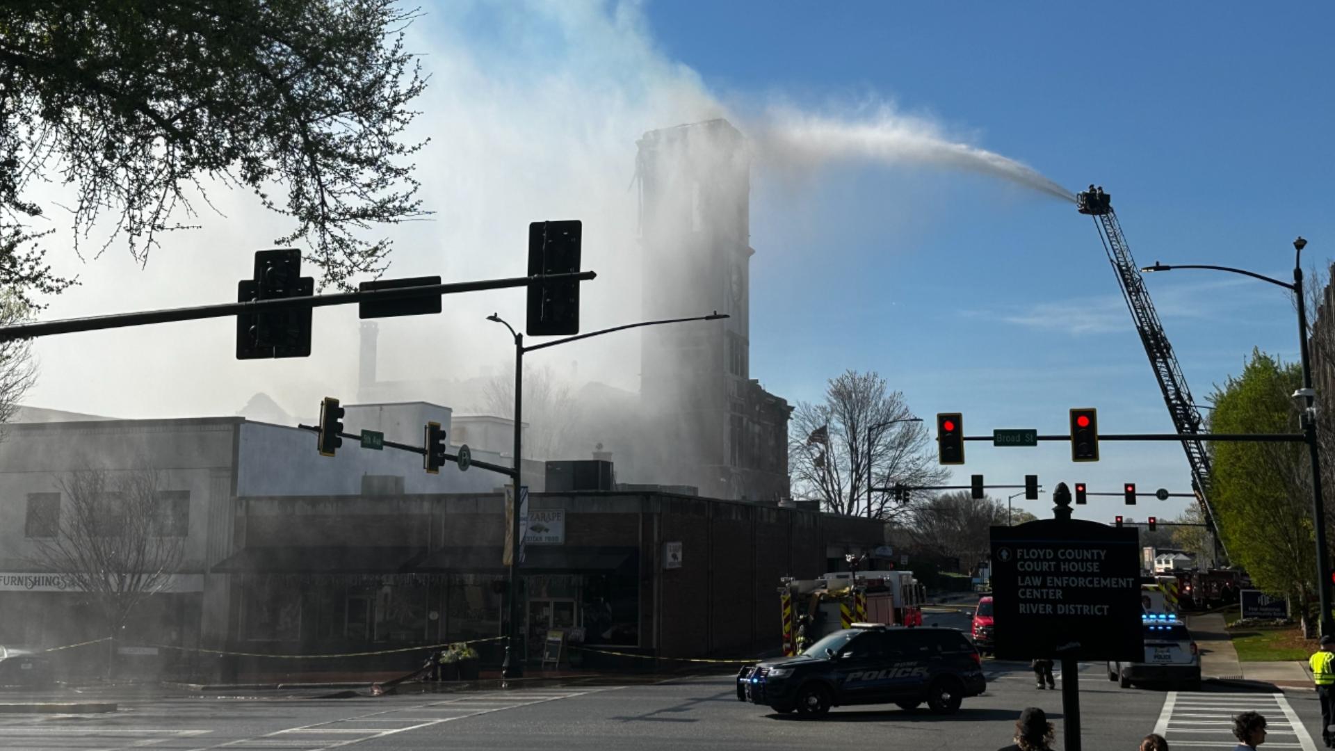 Major fire engulfs historic Floyd County Courthouse in Rome | 11alive.com