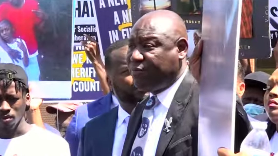 Rally for Lashawn Thompson at Fulton County jail | 11alive.com