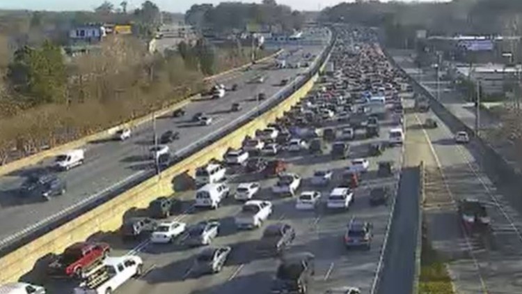 Atlanta traffic I 85 north shut past North Druid HIlls Rd | 11alive.com