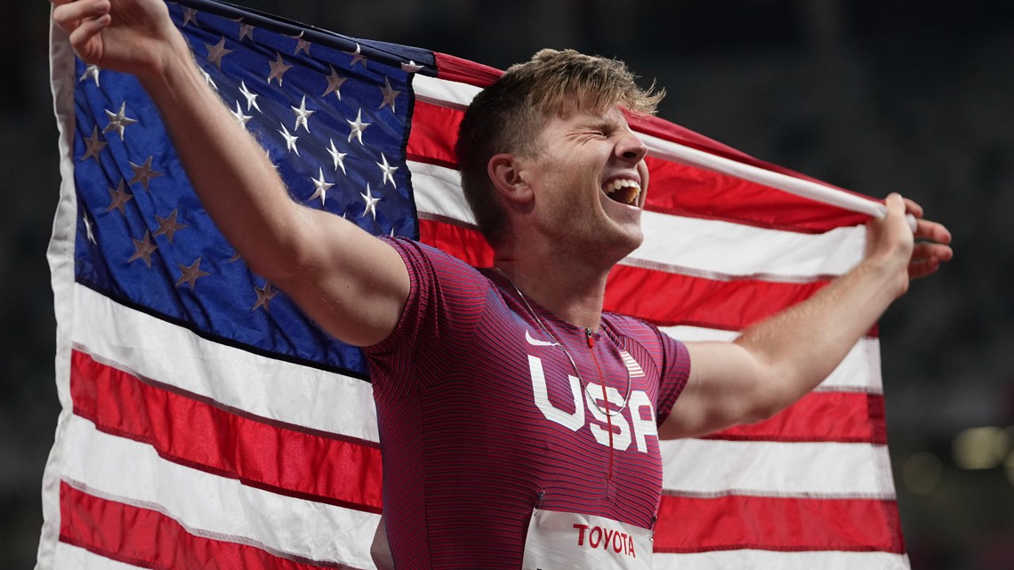 Hunter Woodhall Paralympics bronze medal 400m | 11alive.com