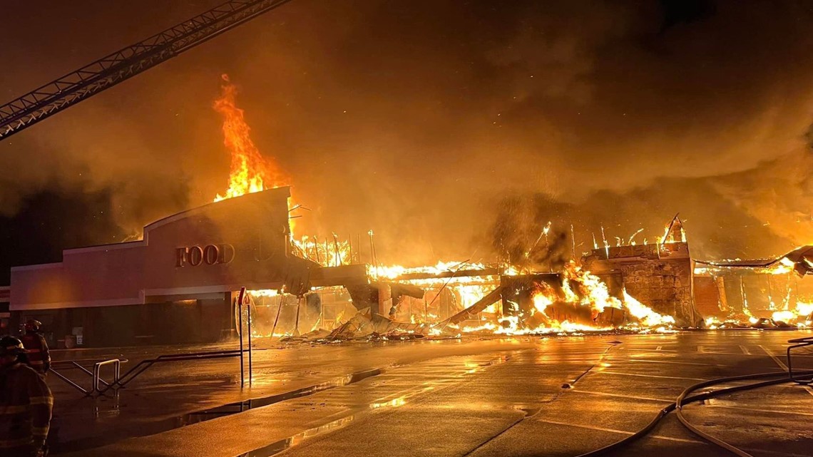 Dill's Food City fire in Royston: City officials | 11alive.com