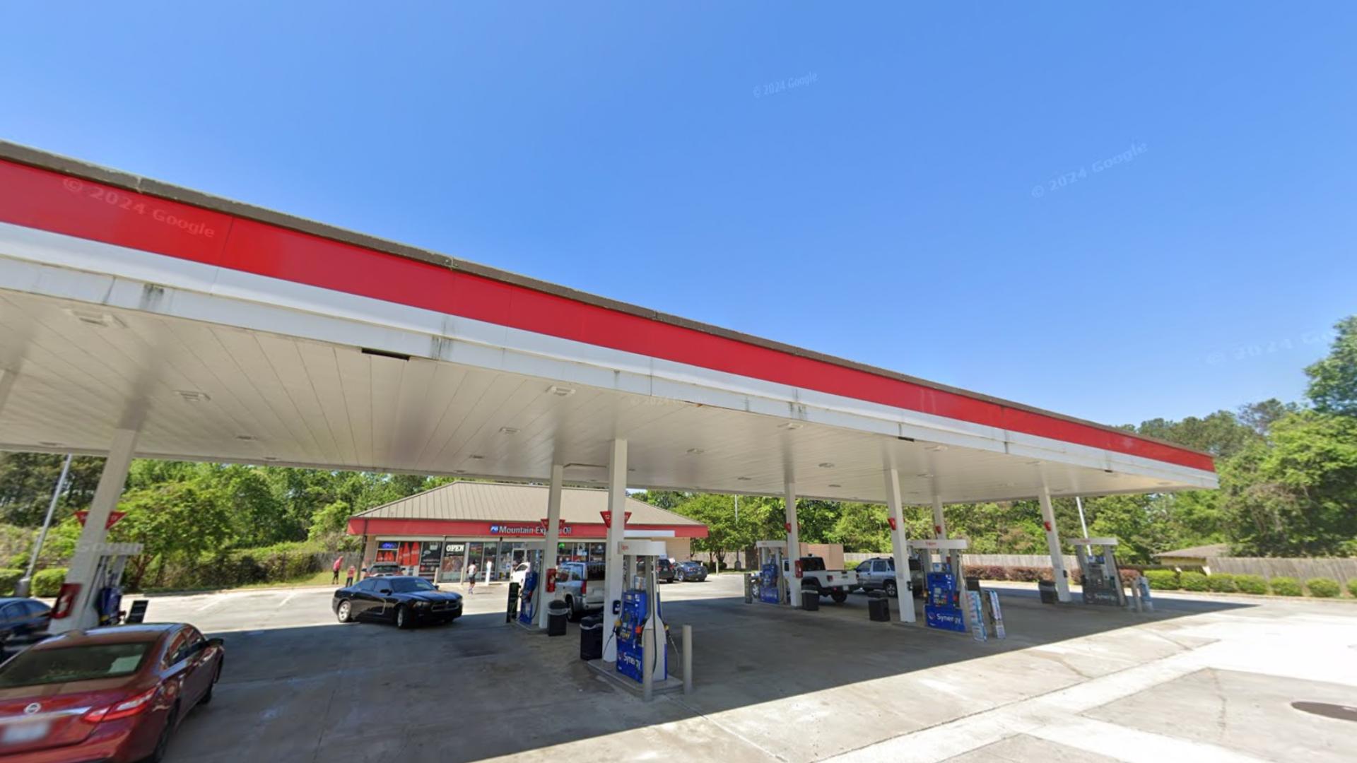 Shooting at gas station in Decatur leaves 1 seriously hurt | 11alive.com