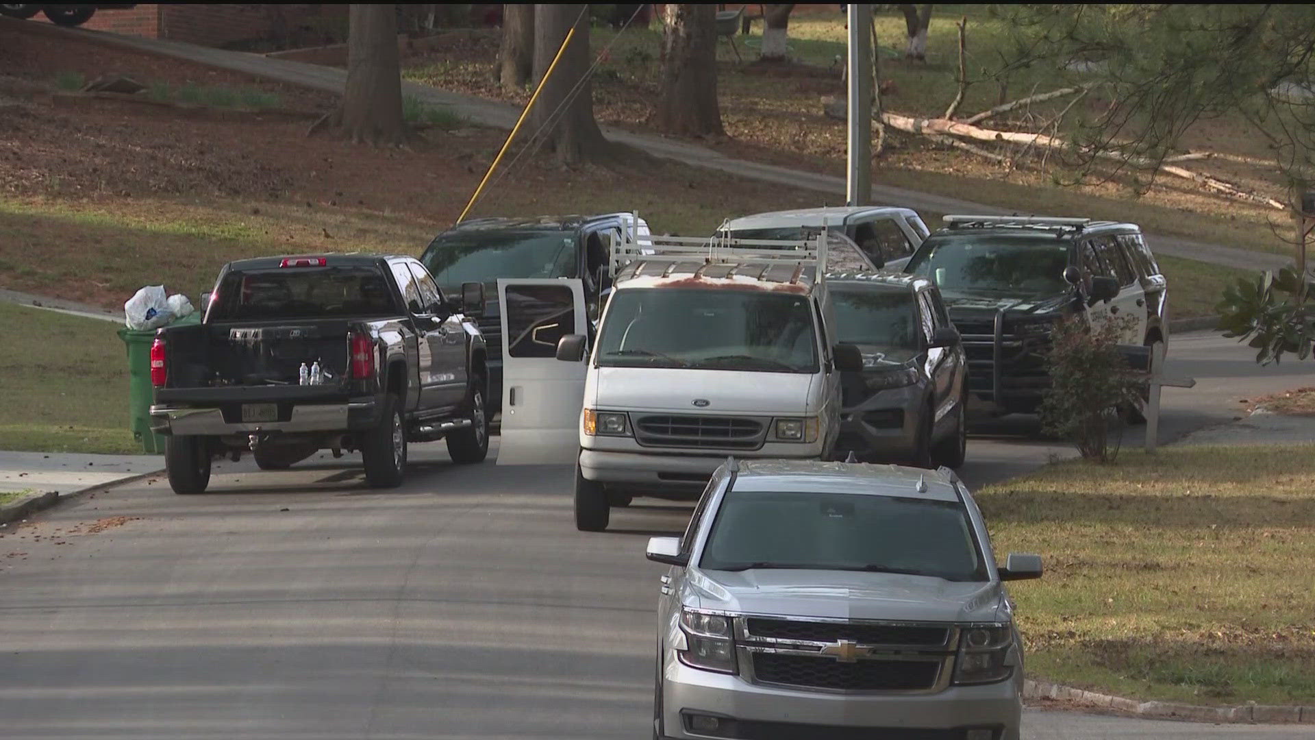 Suicide jumper blocks I-85 at Spaghetti Junction | 11alive.com