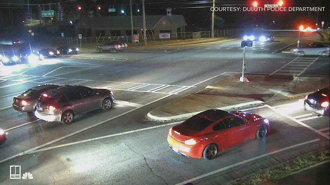 Video provided of drivers illegally laying drag in a Duluth ...