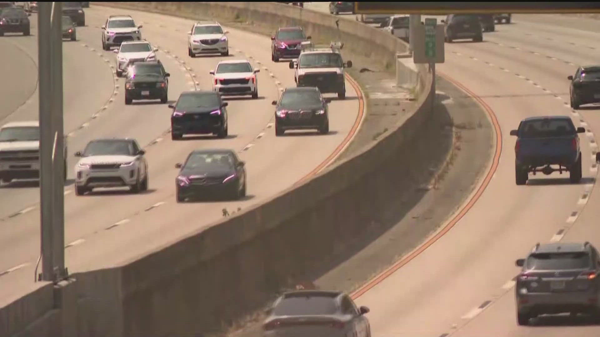I 75 85 traffic south Atlanta crash closes lanes | 11alive.com