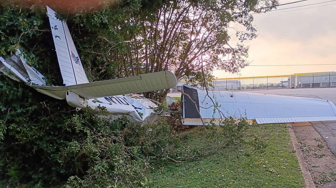 3 hurt; FAA, NTSB investigating Piper PA-28 crash in Brookhaven ...