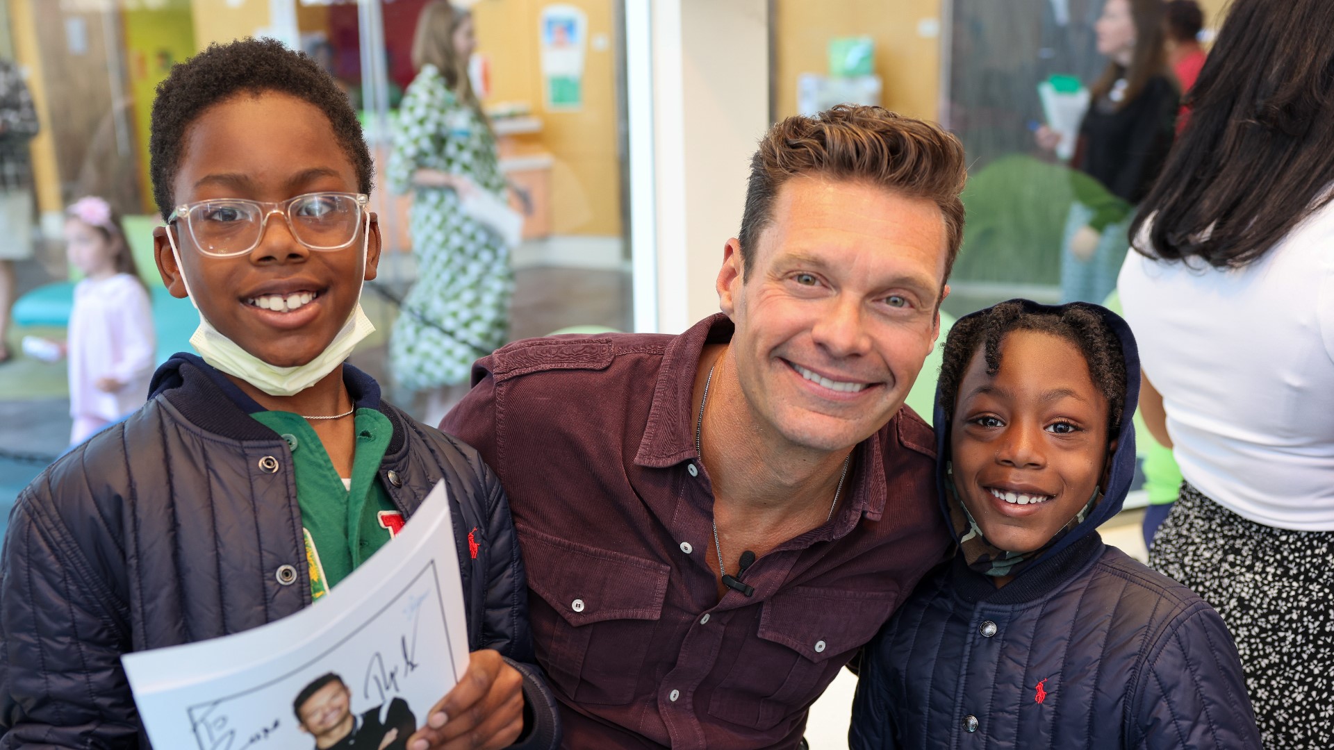 Ryan Seacrest visits Children's Healthcare of Atlanta | 11alive.com