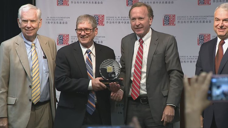 Former President Jimmy Carter honored with statesmanship award ...