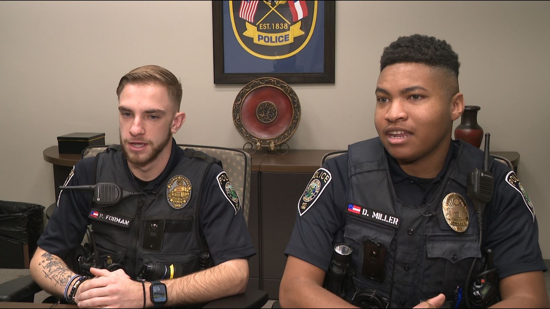 Powder Springs officers save 2 people during drug overdose | 11alive.com