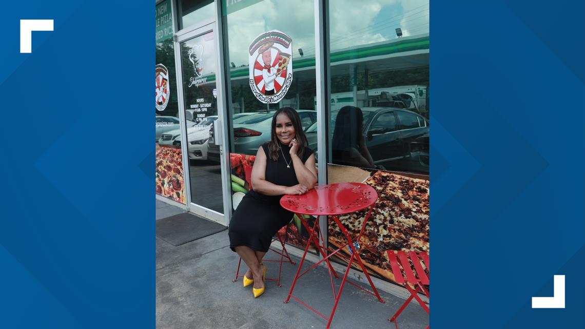 Keith Lee surprises Conyers restaurant Shapiro's Pizzeria | 11alive.com