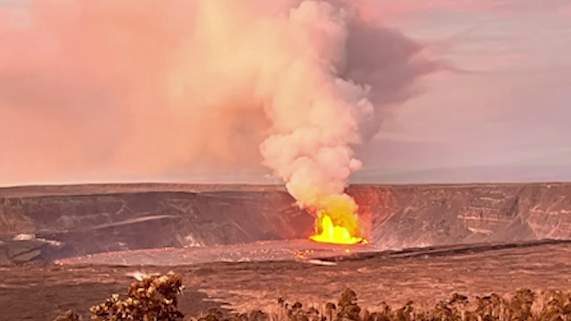 Video: Kilauea volcano erupts on Hawaii island | 11alive.com