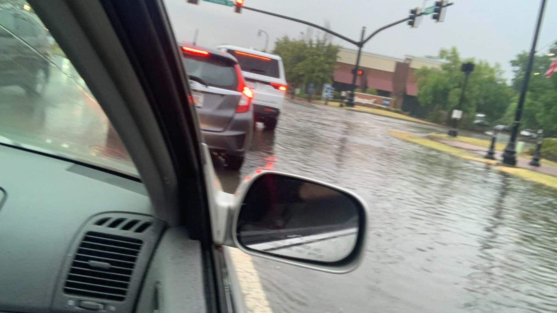 Roads flooded in metro Atlanta after heavy rain | 11alive.com