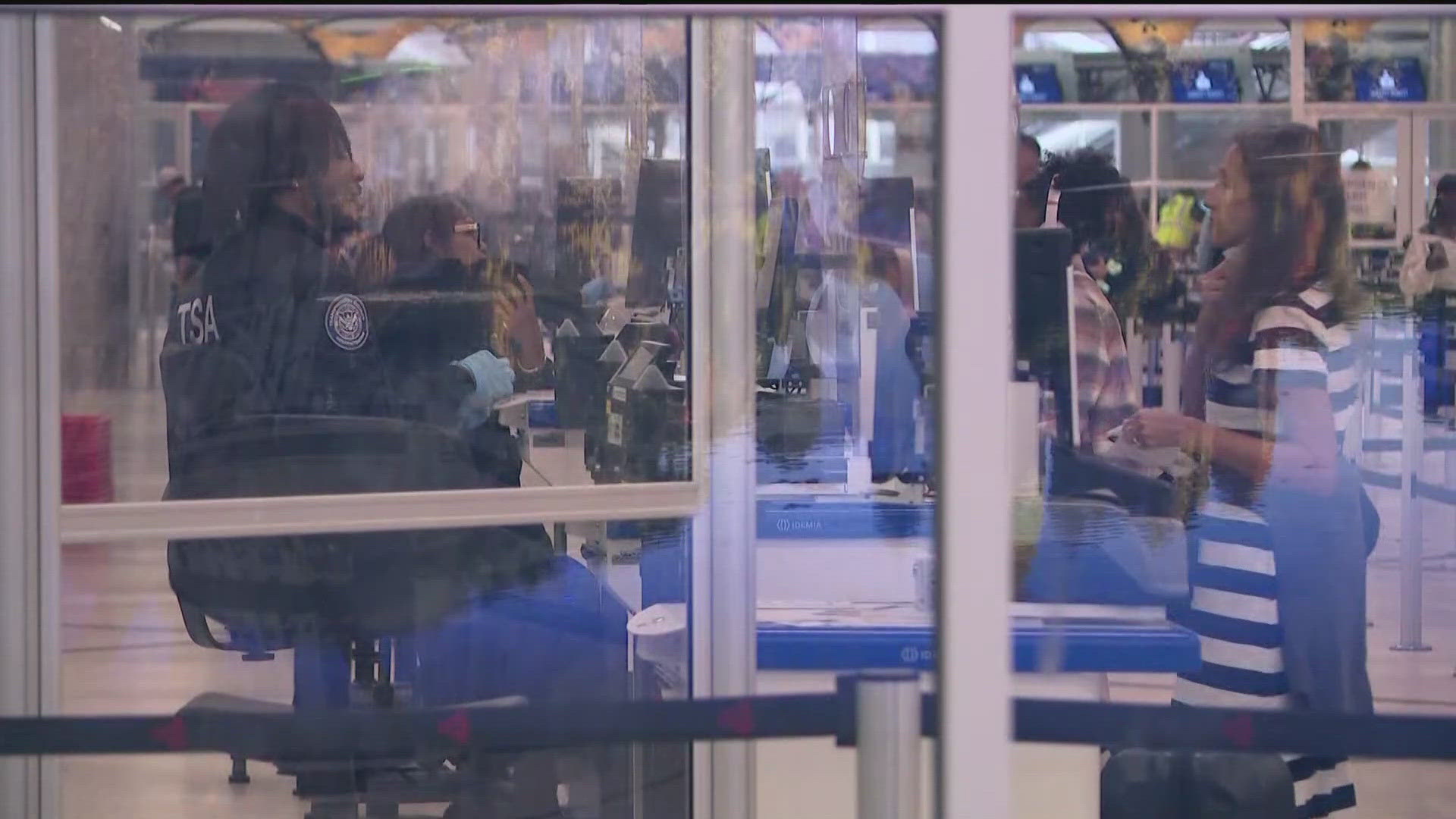 TSA workers at Hartsfield-Jackson continue working without the promise ...