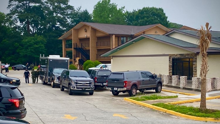 Clayton County crime police working barricaded gunman | 11alive.com