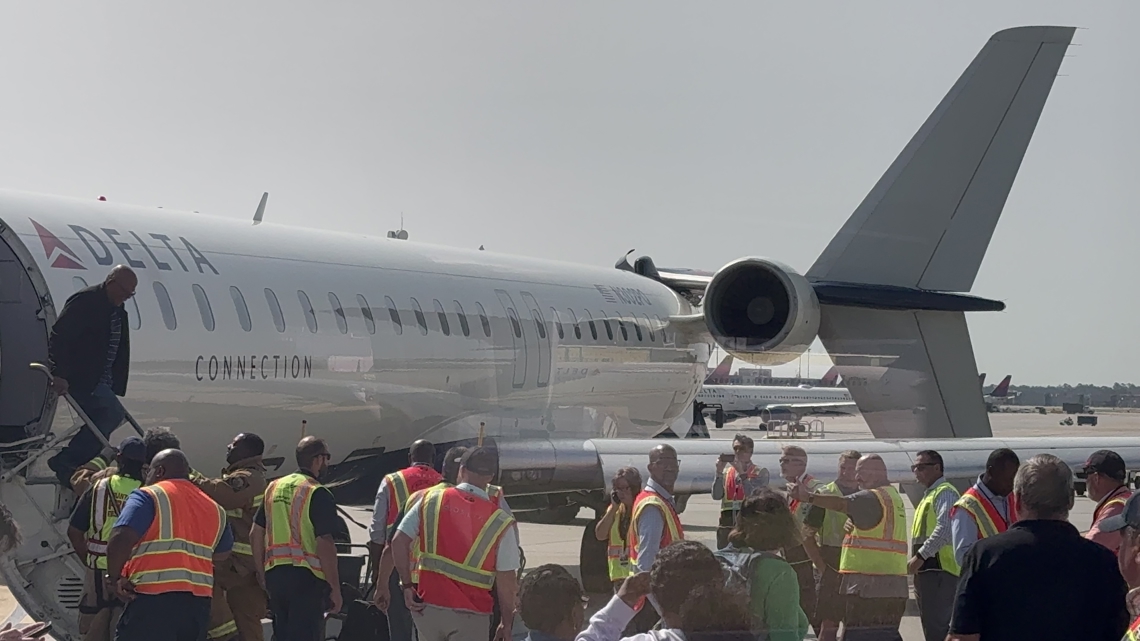 Delta airlines collision Atlanta | 11alive.com