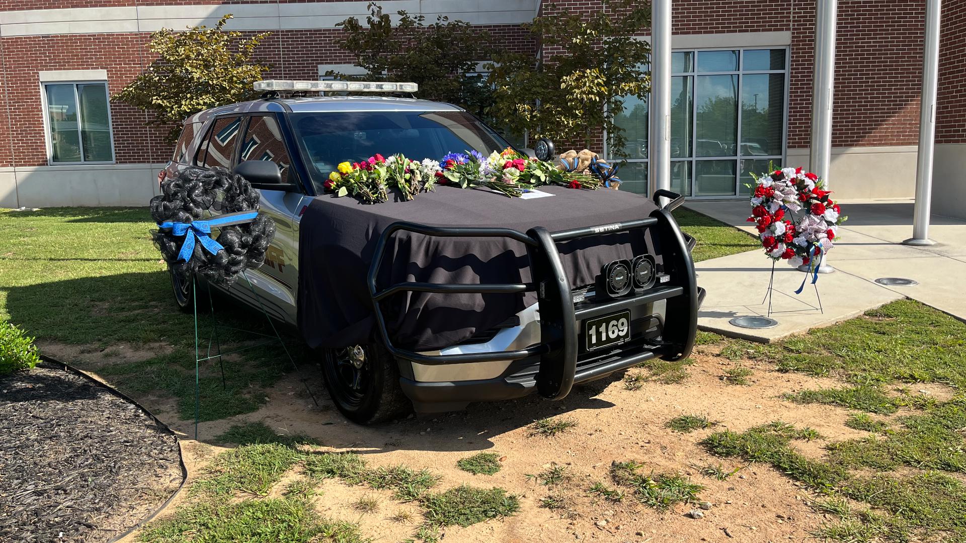 Paulding County deputy killed | Memorial set up | 11alive.com