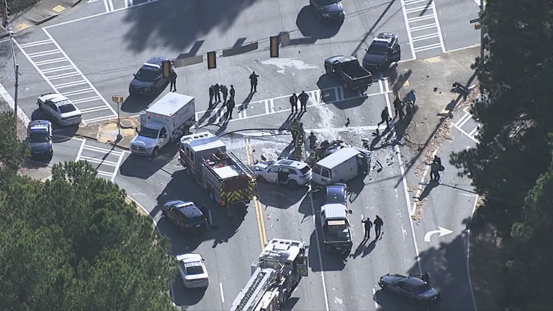 Photos: Head-on collision near Campbellton Road | 11alive.com