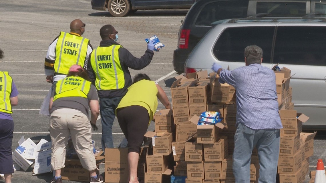 Atlanta Motor Speedway food bank draws hundreds | 11alive.com