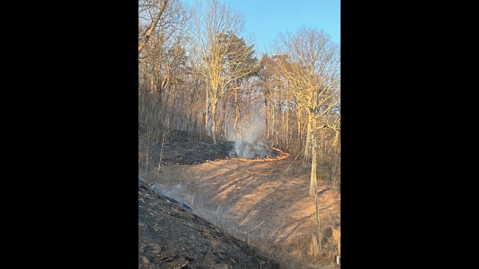 Pickens County fire crews fight Highway 136 wildfire | 11alive.com