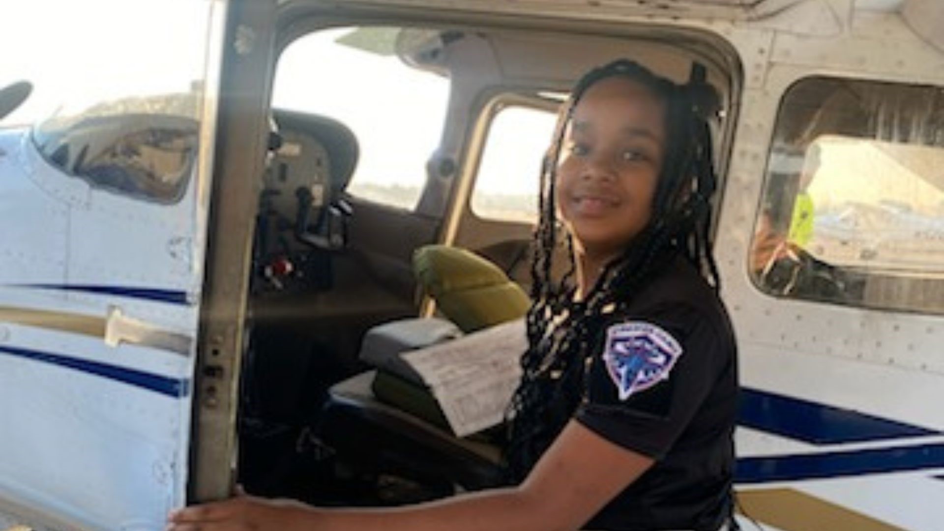 Kid pilots plane for first time in metro Atlanta | 11alive.com